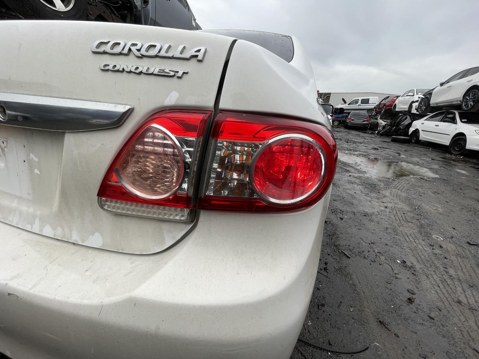 Rear Garnish Corolla Toyota 2011