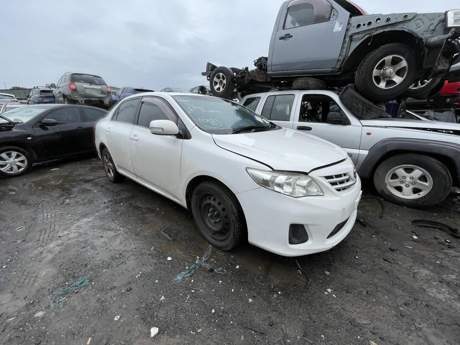 Rear Garnish Corolla Toyota 2011