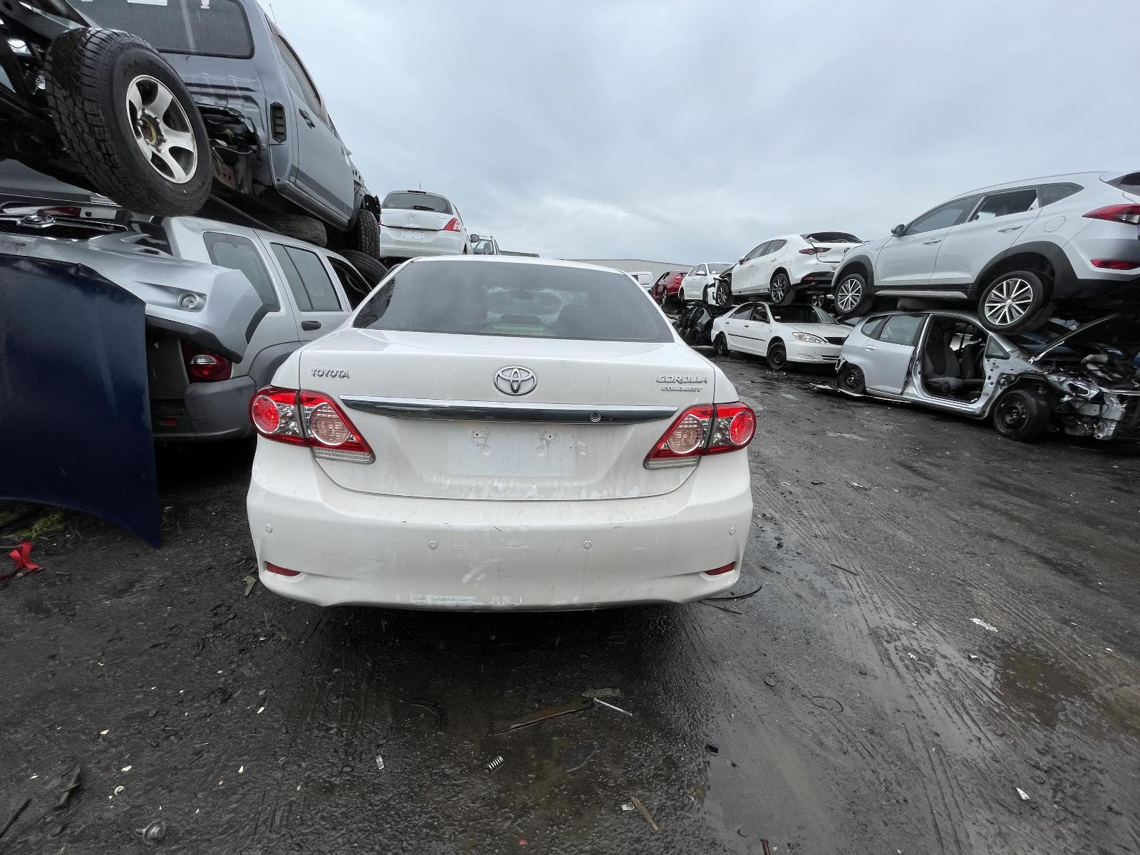 Rear Garnish Corolla Toyota 2011